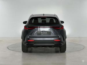 Pelēks Lexus NX 450h 2022 Viļņa, ar dzinēja tilpumu 2.49 L un nobraukumu 83 tūkst. km par 47900 €, foto 5 vietnē AUTOMOTO.COM.LV