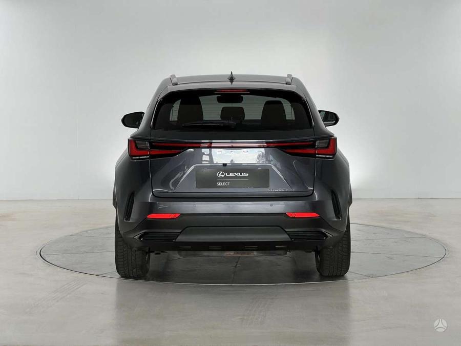 Pelēks Lexus NX 450h 2022 Viļņa, ar dzinēja tilpumu 2.49 L un nobraukumu 83 tūkst. km par 47900 €, foto 5 vietnē AUTOMOTO.COM.LV