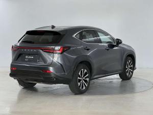 Pelēks Lexus NX 450h 2022 Viļņa, ar dzinēja tilpumu 2.49 L un nobraukumu 83 tūkst. km par 47900 €, foto 21 vietnē AUTOMOTO.COM.LV