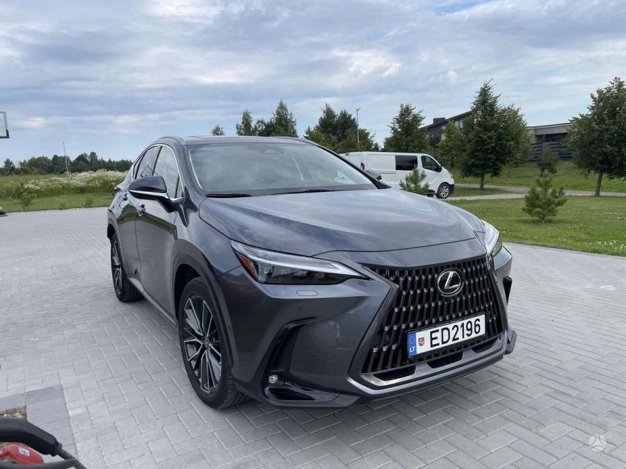 Серый Лексус NX 450h 2022 в Клайпеда, объемом двигателя 2.49 л и пробегом 77 тыс. км за 487 €, фото 1 на AUTOMOTO.COM.LV