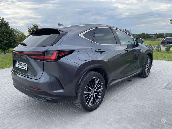 Pelēks Lexus NX 450h 2022 Klaipėda, ar dzinēja tilpumu 2.49 L un nobraukumu 77 tūkst. km par 487 €, foto 2 vietnē AUTOMOTO.COM.LV