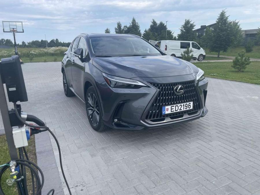 Серый Лексус NX 450h 2022 в Клайпеда, объемом двигателя 2.49 л и пробегом 77 тыс. км за 487 €, фото 7 на AUTOMOTO.COM.LV