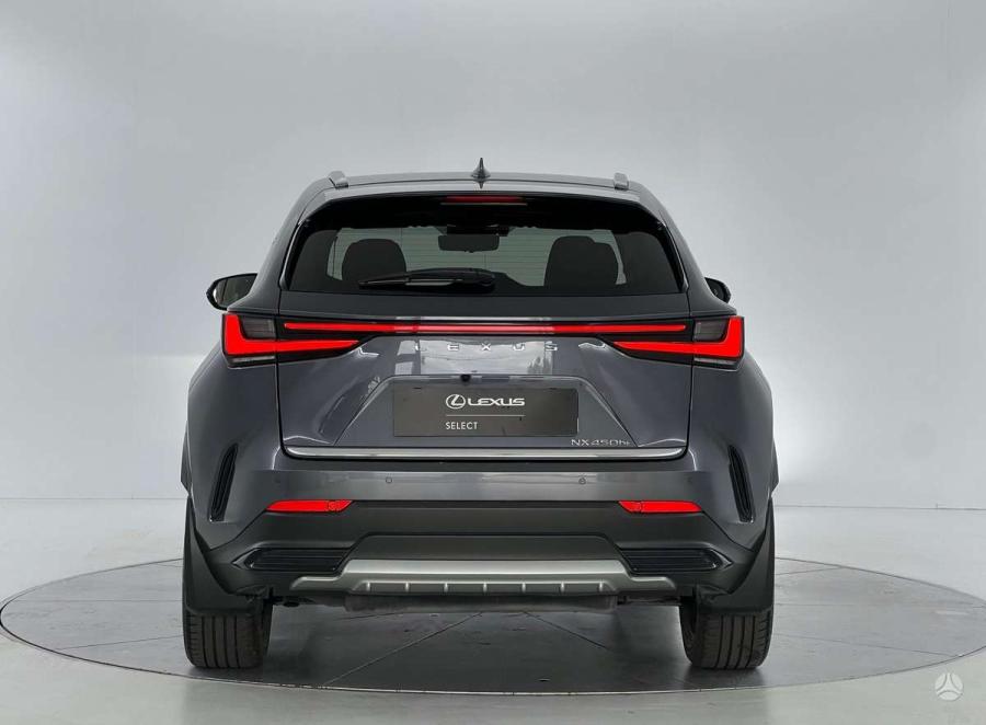 Grey Lexus NX 450h 2022 in Vilnius, with an engine capacity of 2.49 L and mileage of 98 thousand km for 49900 €, photo 8 on AUTOMOTO.COM.LV