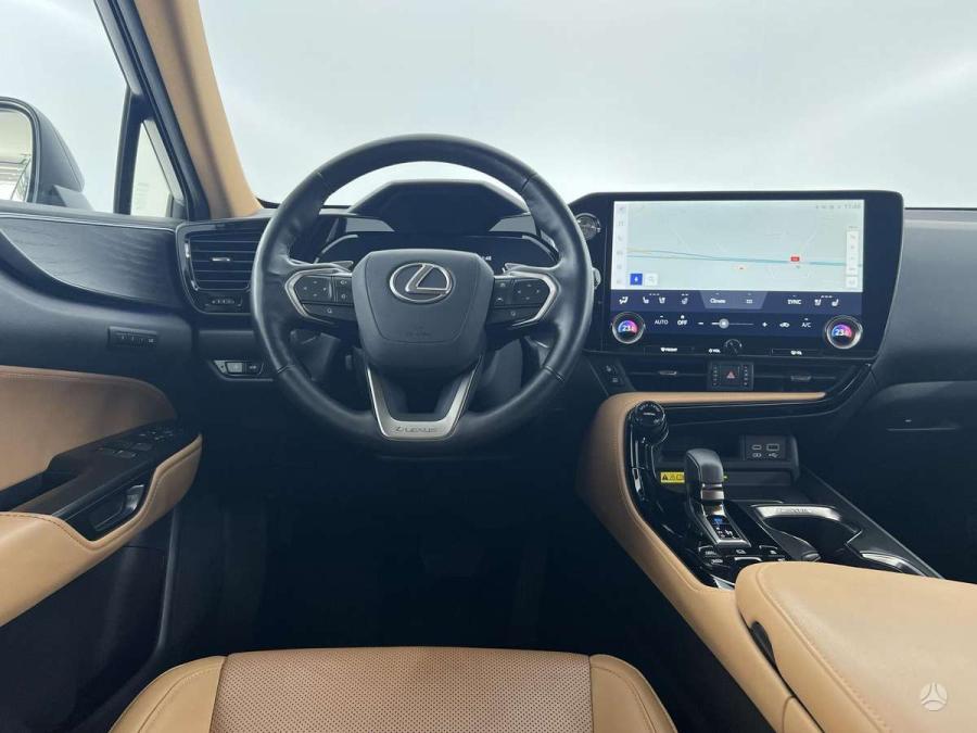 Grey Lexus NX 450h 2022 in Vilnius, with an engine capacity of 2.49 L and mileage of 98 thousand km for 49900 €, photo 19 on AUTOMOTO.COM.LV