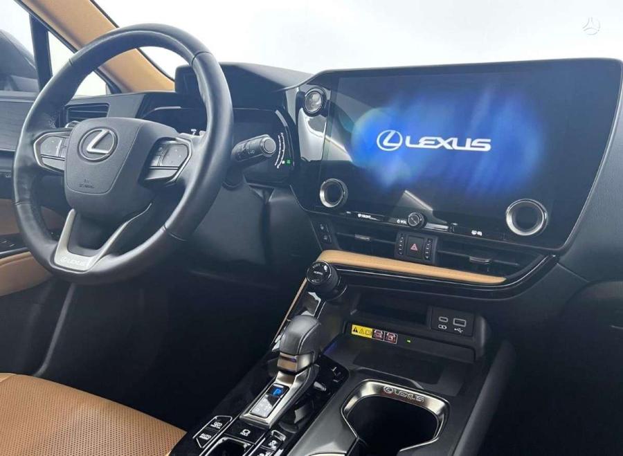Grey Lexus NX 450h 2022 in Vilnius, with an engine capacity of 2.49 L and mileage of 98 thousand km for 49900 €, photo 28 on AUTOMOTO.COM.LV
