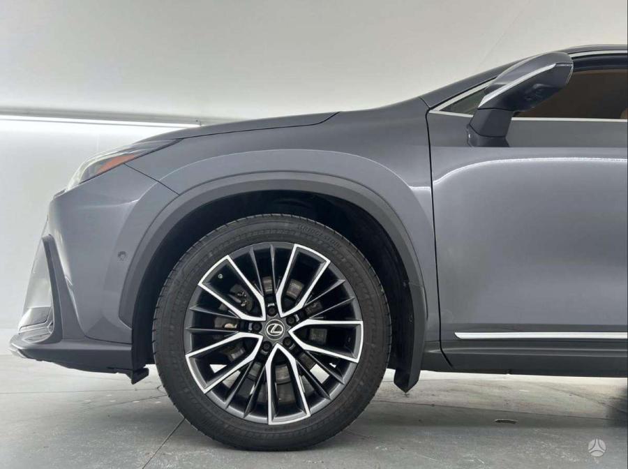 Grey Lexus NX 450h 2022 in Vilnius, with an engine capacity of 2.49 L and mileage of 98 thousand km for 49900 €, photo 30 on AUTOMOTO.COM.LV