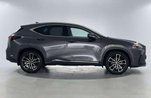 Grey Lexus NX 450h 2022 in Vilnius, with an engine capacity of 2.49 L and mileage of 98 thousand km for 49900 €, photo 32 on AUTOMOTO.COM.LV