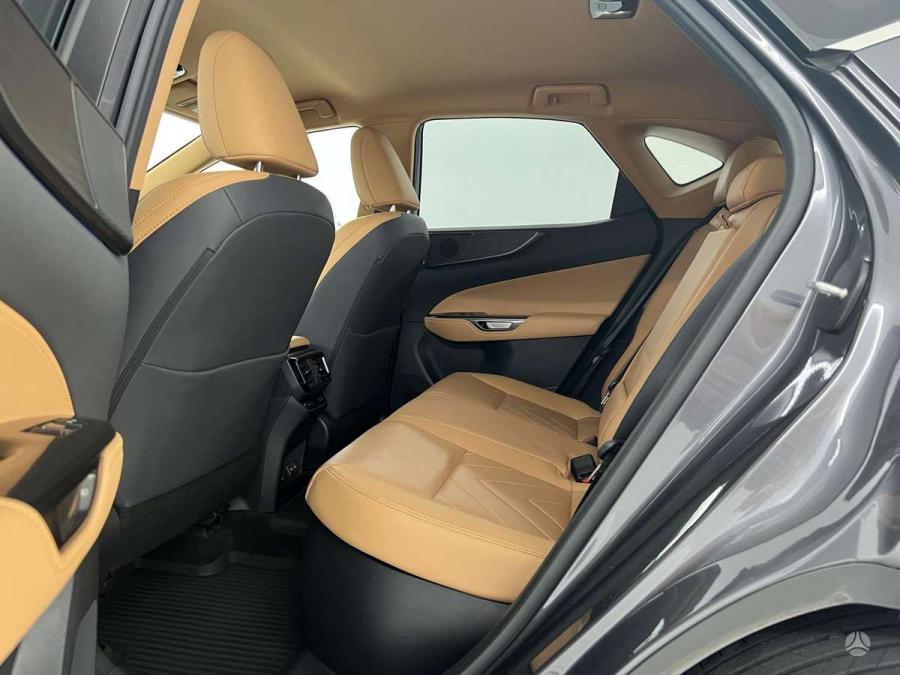 Grey Lexus NX 450h 2022 in Vilnius, with an engine capacity of 2.49 L and mileage of 98 thousand km for 49900 €, photo 38 on AUTOMOTO.COM.LV