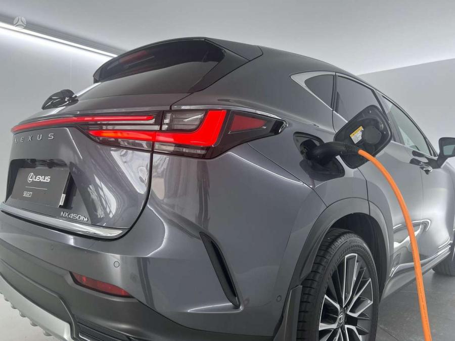 Grey Lexus NX 450h 2022 in Vilnius, with an engine capacity of 2.49 L and mileage of 98 thousand km for 49900 €, photo 55 on AUTOMOTO.COM.LV
