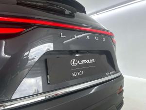 Grey Lexus NX 450h 2022 in Vilnius, with an engine capacity of 2.49 L and mileage of 98 thousand km for 49900 €, photo 56 on AUTOMOTO.COM.LV