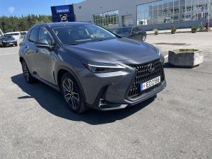 Pelēks Lexus NX 450h 2022 Klaipėda, ar dzinēja tilpumu 2.49 L un nobraukumu 77 tūkst. km par 48700 €, foto  vietnē AUTOMOTO.COM.LV