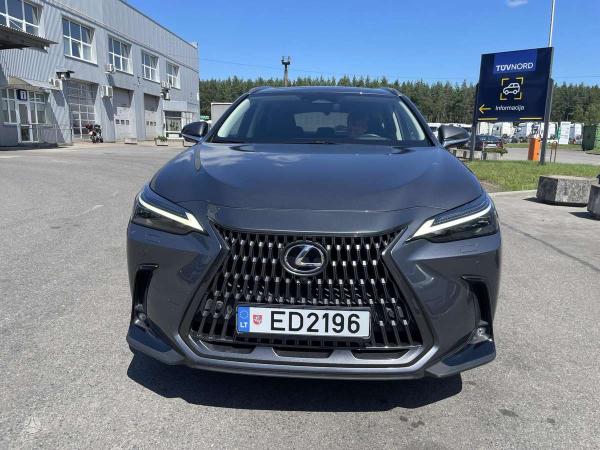 Pelēks Lexus NX 450h 2022 Klaipėda, ar dzinēja tilpumu 2.49 L un nobraukumu 77 tūkst. km par 48700 €, foto 6 vietnē AUTOMOTO.COM.LV