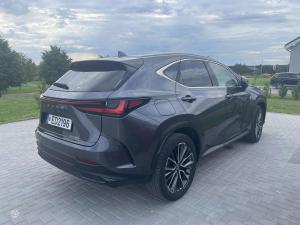 Grey Lexus NX 450h 2022 in Klaipeda, with an engine capacity of 2.49 L and mileage of 77 thousand km for 48700 €, photo 8 on AUTOMOTO.COM.LV