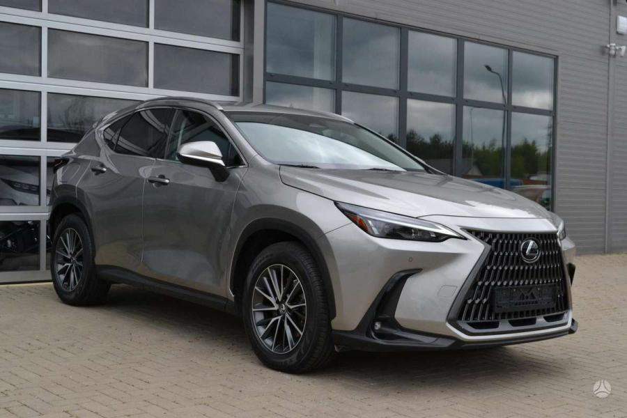 Grey Lexus NX 450h 2022 in Vilnius, with an engine capacity of 2.49 L and mileage of 124 thousand km for 43000 €, photo 6 on AUTOMOTO.COM.LV