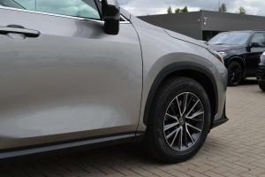 Grey Lexus NX 450h 2022 in Vilnius, with an engine capacity of 2.49 L and mileage of 124 thousand km for 43000 €, photo 7 on AUTOMOTO.COM.LV