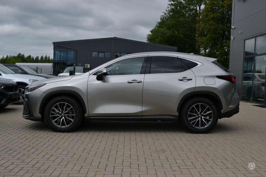 Grey Lexus NX 450h 2022 in Vilnius, with an engine capacity of 2.49 L and mileage of 124 thousand km for 43000 €, photo 13 on AUTOMOTO.COM.LV