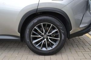 Grey Lexus NX 450h 2022 in Vilnius, with an engine capacity of 2.49 L and mileage of 124 thousand km for 43000 €, photo 14 on AUTOMOTO.COM.LV