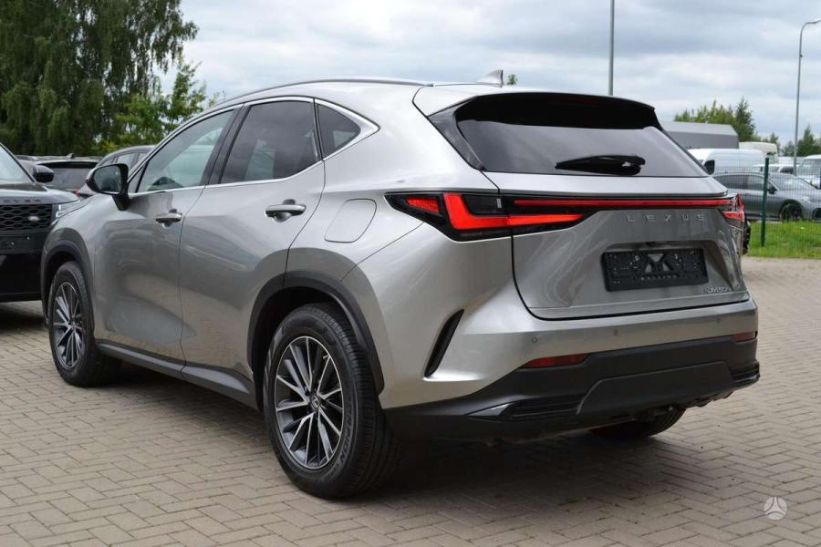 Grey Lexus NX 450h 2022 in Vilnius, with an engine capacity of 2.49 L and mileage of 124 thousand km for 43000 €, photo 15 on AUTOMOTO.COM.LV