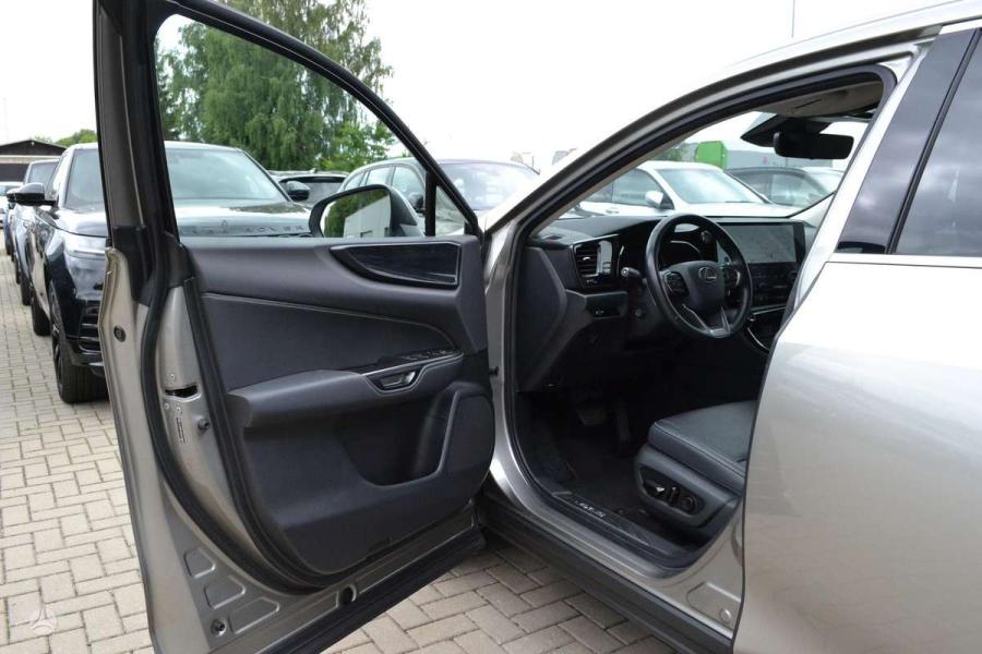 Grey Lexus NX 450h 2022 in Vilnius, with an engine capacity of 2.49 L and mileage of 124 thousand km for 43000 €, photo 24 on AUTOMOTO.COM.LV