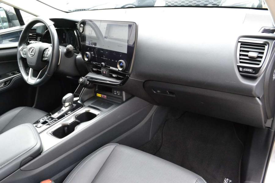 Grey Lexus NX 450h 2022 in Vilnius, with an engine capacity of 2.49 L and mileage of 124 thousand km for 43000 €, photo 41 on AUTOMOTO.COM.LV