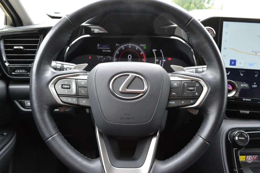 Grey Lexus NX 450h 2022 in Vilnius, with an engine capacity of 2.49 L and mileage of 124 thousand km for 43000 €, photo 46 on AUTOMOTO.COM.LV