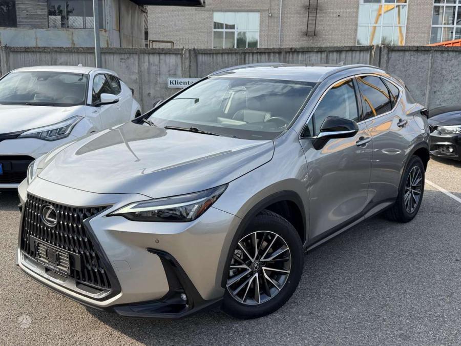 Серый Лексус NX 450h 2022 в Вильнюс, объемом двигателя 2.50 л и пробегом 78 тыс. км за 38500 €, фото 1 на AUTOMOTO.COM.LV