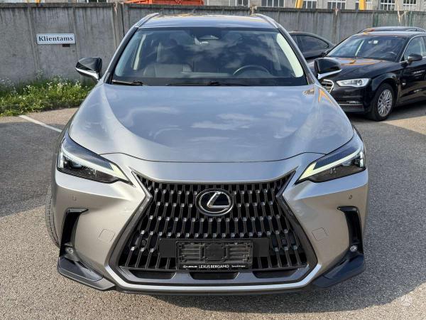 Pelēks Lexus NX 450h 2022 Viļņa, ar dzinēja tilpumu 2.50 L un nobraukumu 78 tūkst. km par 38500 €, foto 3 vietnē AUTOMOTO.COM.LV