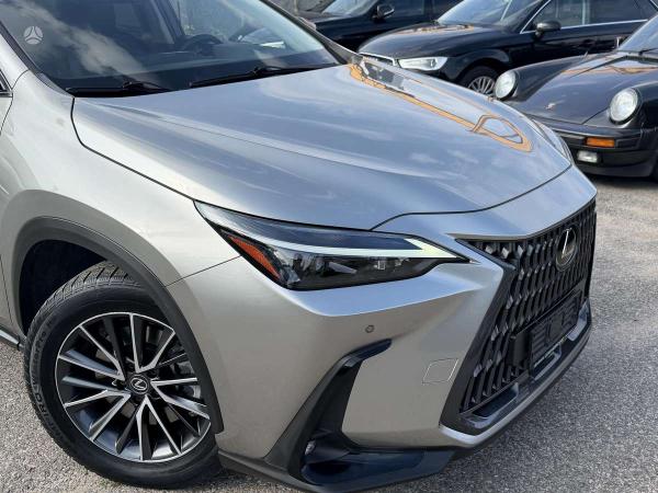Pelēks Lexus NX 450h 2022 Viļņa, ar dzinēja tilpumu 2.50 L un nobraukumu 78 tūkst. km par 38500 €, foto 7 vietnē AUTOMOTO.COM.LV
