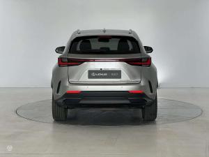 Серый Лексус NX 450h 2022 в Вильнюс, объемом двигателя 2.49 л и пробегом 74 тыс. км за 49000 €, фото 5 на AUTOMOTO.COM.LV