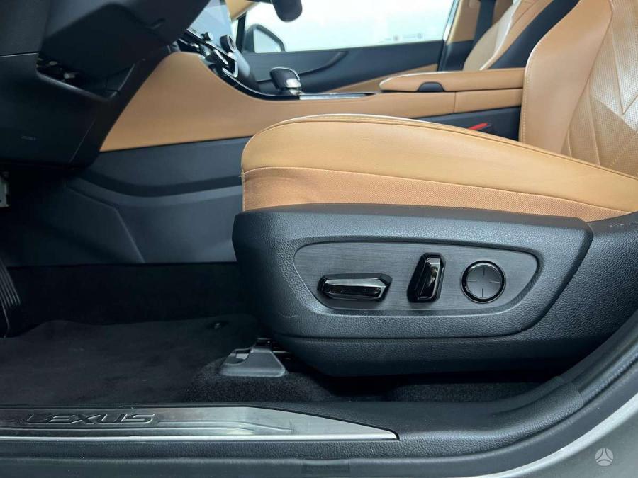Серый Лексус NX 450h 2022 в Вильнюс, объемом двигателя 2.49 л и пробегом 74 тыс. км за 49000 €, фото 26 на AUTOMOTO.COM.LV