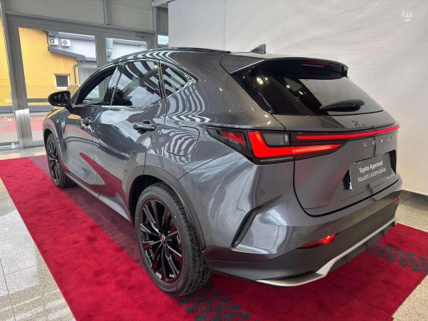 Grey Lexus NX 450h 2022 in Siauliai, with an engine capacity of 2.49 L and mileage of 108 thousand km for 46900 €, photo 6 on AUTOMOTO.COM.LV