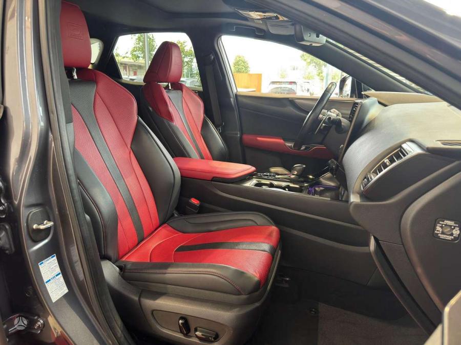 Grey Lexus NX 450h 2022 in Siauliai, with an engine capacity of 2.49 L and mileage of 108 thousand km for 46900 €, photo 31 on AUTOMOTO.COM.LV