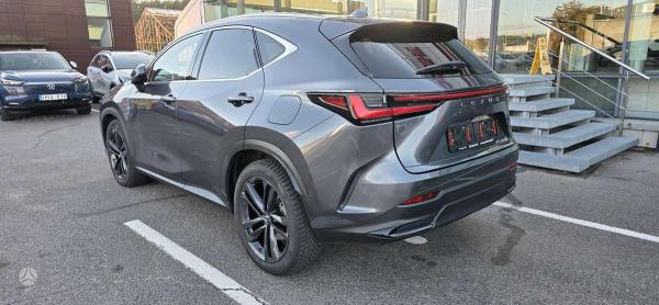 Pelēks Lexus NX 450h 2023 Viļņa, ar dzinēja tilpumu 2.49 L un nobraukumu 30 tūkst. km par 48750 €, foto 5 vietnē AUTOMOTO.COM.LV