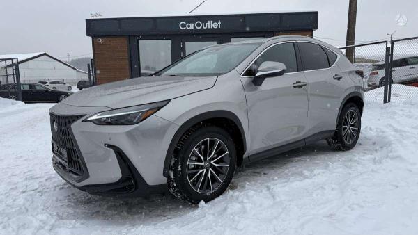 Pelēks Lexus NX 450h 2023 Viļņa, ar dzinēja tilpumu 2.49 L un nobraukumu 18 tūkst. km par 46948 €, foto 2 vietnē AUTOMOTO.COM.LV
