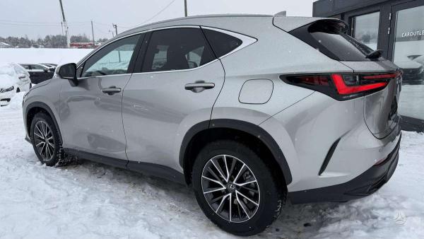 Pelēks Lexus NX 450h 2023 Viļņa, ar dzinēja tilpumu 2.49 L un nobraukumu 18 tūkst. km par 46948 €, foto 4 vietnē AUTOMOTO.COM.LV