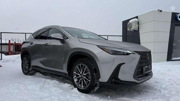 Pelēks Lexus NX 450h 2023 Viļņa, ar dzinēja tilpumu 2.49 L un nobraukumu 18 tūkst. km par 46948 €, foto 8 vietnē AUTOMOTO.COM.LV