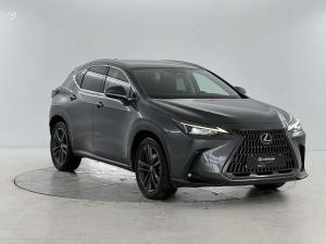 Grey Lexus NX 450h 2023 in Vilnius, with an engine capacity of 2.49 L and mileage of 61 thousand km for 47900 €, photo 18 on AUTOMOTO.COM.LV