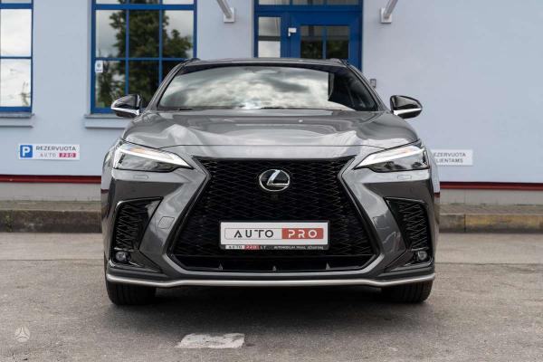 Pelēks Lexus NX 450h 2023 Viļņa, ar dzinēja tilpumu 2.49 L un nobraukumu 72 tūkst. km par 49990 €, foto 2 vietnē AUTOMOTO.COM.LV