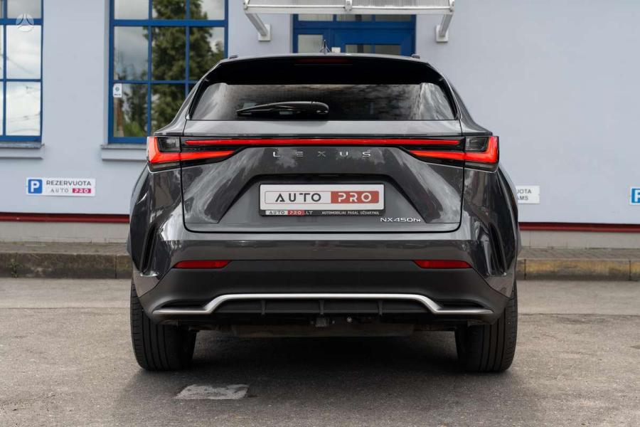 Grey Lexus NX 450h 2023 in Vilnius, with an engine capacity of 2.49 L and mileage of 72 thousand km for 49990 €, photo 10 on AUTOMOTO.COM.LV