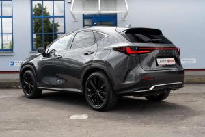 Grey Lexus NX 450h 2023 in Vilnius, with an engine capacity of 2.49 L and mileage of 72 thousand km for 49990 €, photo 11 on AUTOMOTO.COM.LV