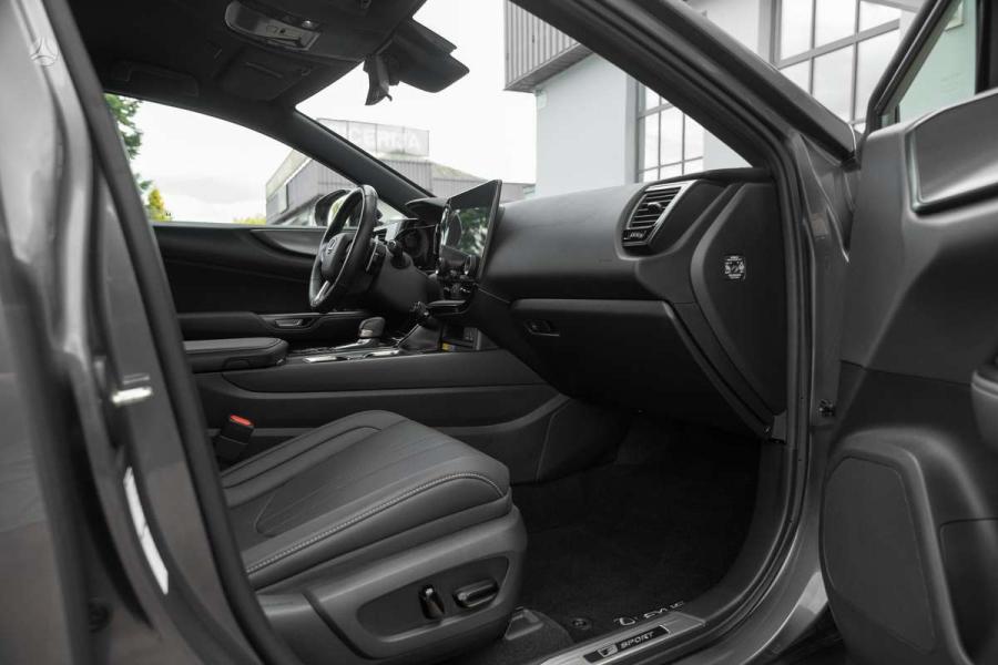 Grey Lexus NX 450h 2023 in Vilnius, with an engine capacity of 2.49 L and mileage of 72 thousand km for 49990 €, photo 31 on AUTOMOTO.COM.LV