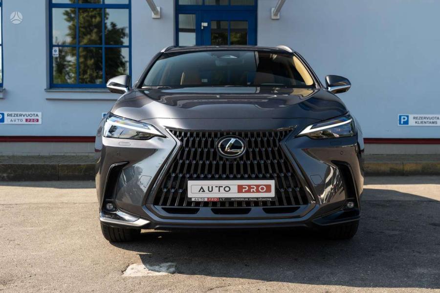 Серый Лексус NX 450h 2023 в Вильнюс, объемом двигателя 2.49 л и пробегом 19 тыс. км за 51900 €, фото 3 на AUTOMOTO.COM.LV