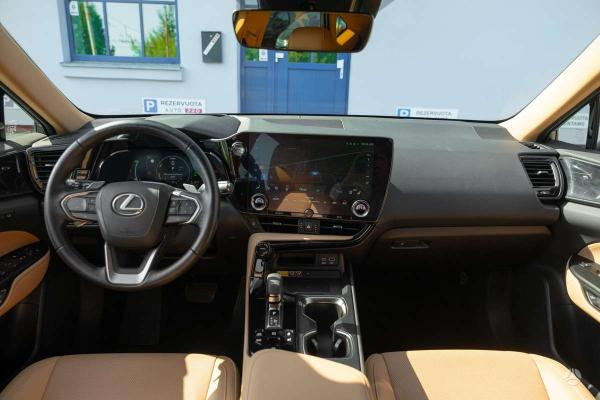 Pelēks Lexus NX 450h 2023 Viļņa, ar dzinēja tilpumu 2.49 L un nobraukumu 19 tūkst. km par 51900 €, foto 4 vietnē AUTOMOTO.COM.LV