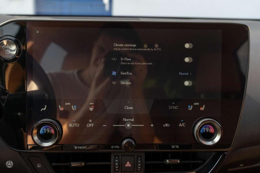 Серый Лексус NX 450h 2023 в Вильнюс, объемом двигателя 2.49 л и пробегом 19 тыс. км за 51900 €, фото 29 на AUTOMOTO.COM.LV