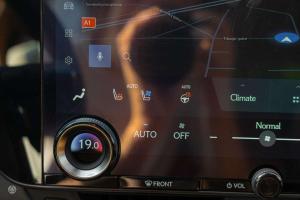 Серый Лексус NX 450h 2023 в Вильнюс, объемом двигателя 2.49 л и пробегом 19 тыс. км за 51900 €, фото 31 на AUTOMOTO.COM.LV