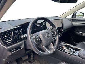 Pelēks Lexus NX 450h 2023 Klaipėda, ar dzinēja tilpumu 2.49 L un nobraukumu 126 tūkst. km par 46000 €, foto 12 vietnē AUTOMOTO.COM.LV