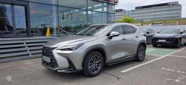 Pelēks Lexus NX 450h 2023 Viļņa, ar dzinēja tilpumu 2.49 L un nobraukumu 72 tūkst. km par 43850 €, foto 2 vietnē AUTOMOTO.COM.LV