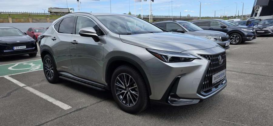 Серый Лексус NX 450h 2023 в Вильнюс, объемом двигателя 2.49 л и пробегом 72 тыс. км за 43850 €, фото 4 на AUTOMOTO.COM.LV