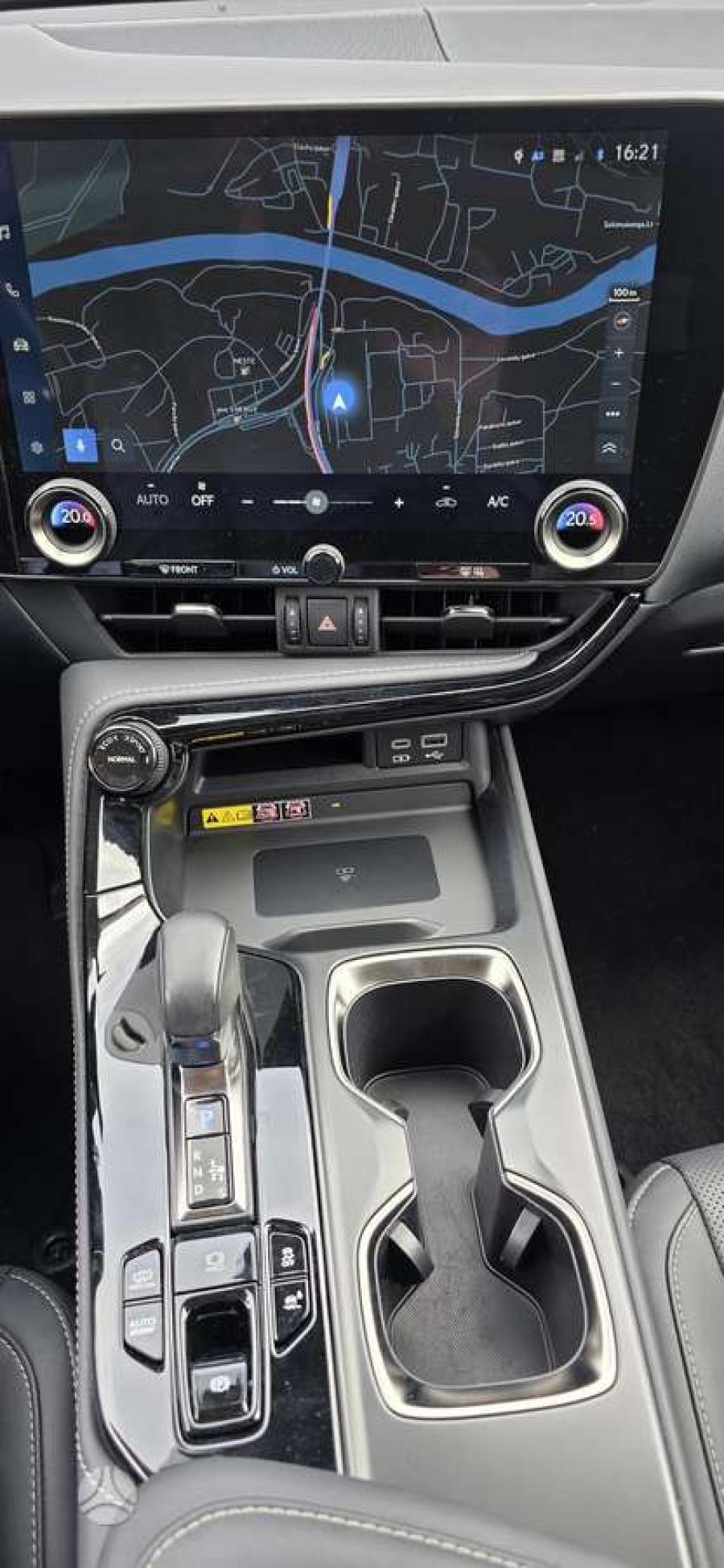 Серый Лексус NX 450h 2023 в Вильнюс, объемом двигателя 2.49 л и пробегом 72 тыс. км за 43850 €, фото 16 на AUTOMOTO.COM.LV