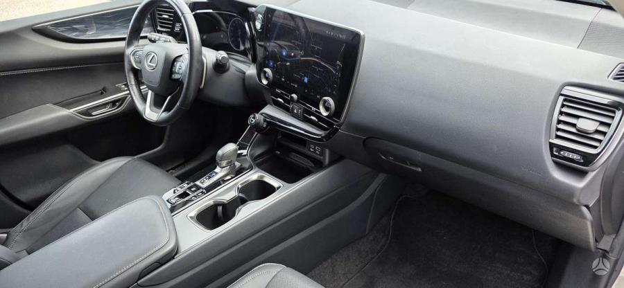 Серый Лексус NX 450h 2023 в Вильнюс, объемом двигателя 2.49 л и пробегом 72 тыс. км за 43850 €, фото 23 на AUTOMOTO.COM.LV